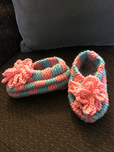 Ravelry: Mom's Checkerboard Slippers pattern by Ronni Franklin