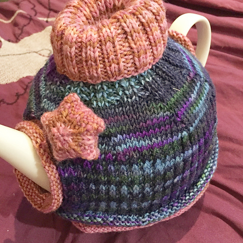 Ravelry: The Basic Tea Cosy pattern by Loani Prior