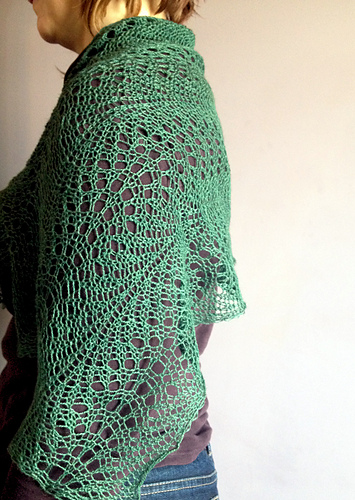 Ravelry: Feather and Fan Short Scarf pattern by Kelly Faller