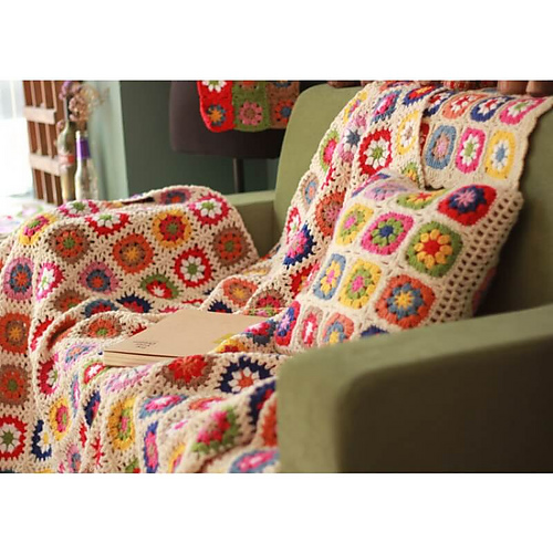 Ravelry: Crochet Granny Square Blanket pattern by Grace Gao