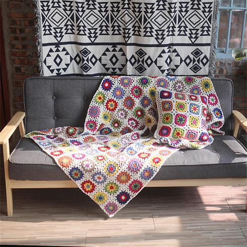 Ravelry: Crochet Granny Square Blanket pattern by Grace Gao