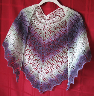 Ravelry: grandgaby's Pretty Triangle Shawl