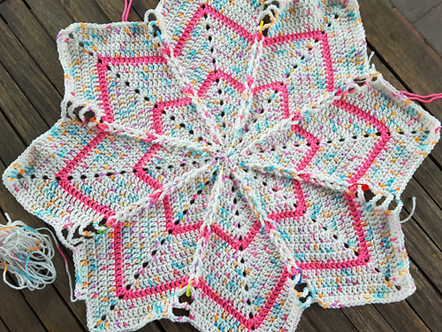 Ravelry: Jacob's Ladder Round Ripple pattern by Julee Fort