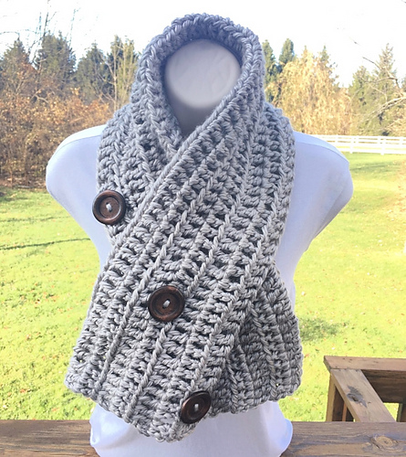 Ravelry: Multi-Way 3-Button Scarf pattern by Orange September