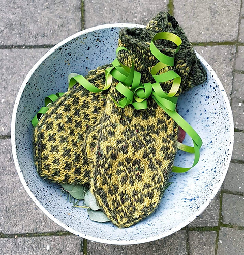 Ravelry: Edda mittens pattern by Gudlaug M. Juliusdottir
