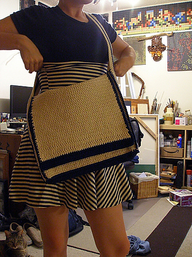Ravelry: Robaato Messenger Bag pattern by Michelle M.