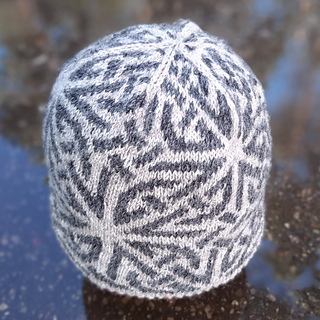 Ravelry: gustavs' cap_38 Celtic knots