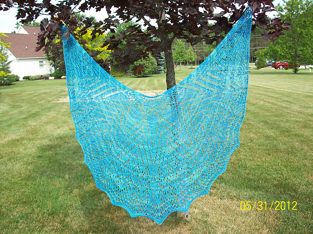 Ravelry: Calla Shoulder Shawl pattern by Annie Smith