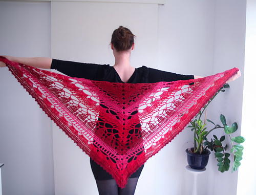 Ravelry: Color Flow Shawl pattern by Elena Madsen