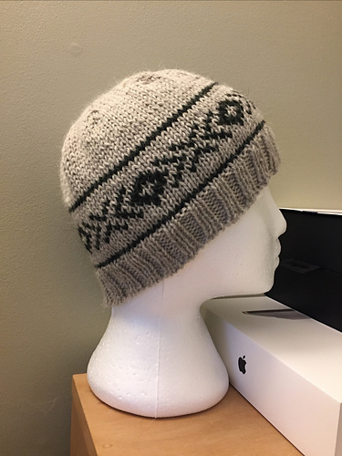 Ravelry: simple fair isle hat pattern by Callie Designs