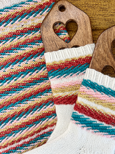 Ravelry: Canasta Socks pattern by Kam - handknitbykam