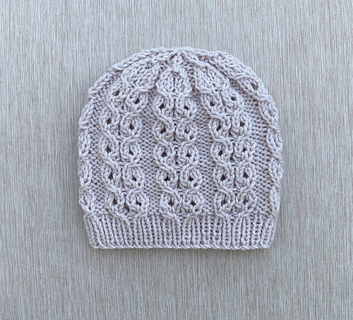 Ravelry: Hat "Lyric" pattern by Yelena Chen