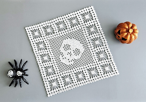 Ravelry: Skull and Spider Doily pattern by Raine Eimre
