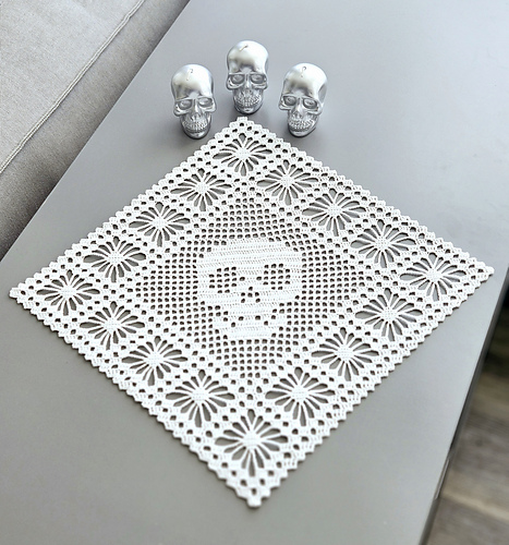 Ravelry: Skull and Spider Doily pattern by Raine Eimre