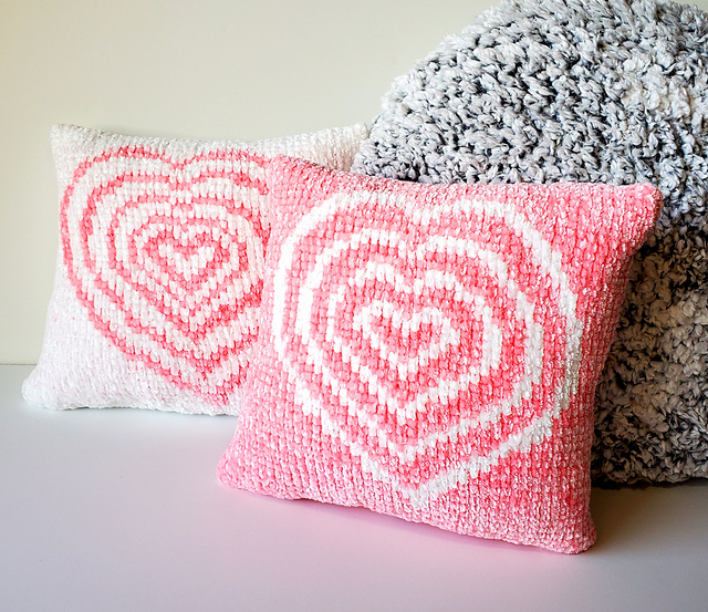 Ravelry: Radiating Heart Pillow pattern by Raine Eimre