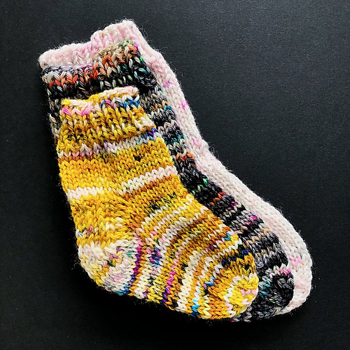 Ravelry: Mini Scoop Vanilla Socks pattern by HandmadePhD