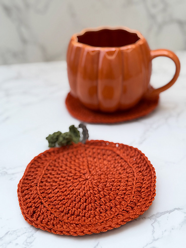 Ravelry: Pumpkin Coaster pattern by Louise Bollanos