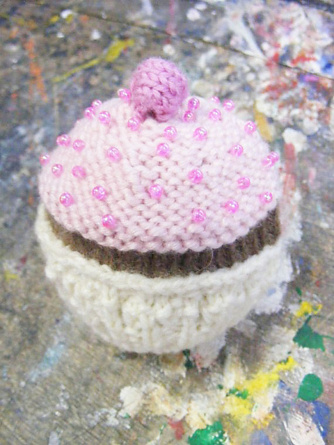 Ravelry: Knitted Cupcake pattern by Louise Bollanos