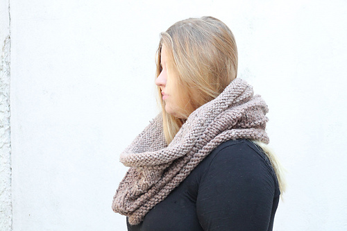 Ravelry: Chunky Snood pattern by Louise Bollanos