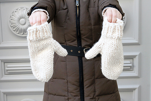 Ravelry: Chunky Mittens pattern by Louise Bollanos
