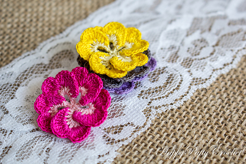 Ravelry: Mini Heart Petals Flower pattern by Happy Patty Crochet