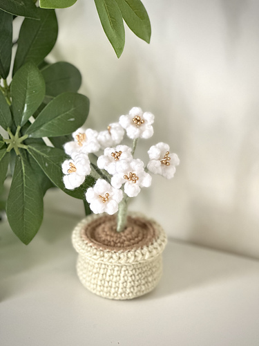 Ravelry: Mini Baby's Breath Flower Pot pattern by Swetha Konduru