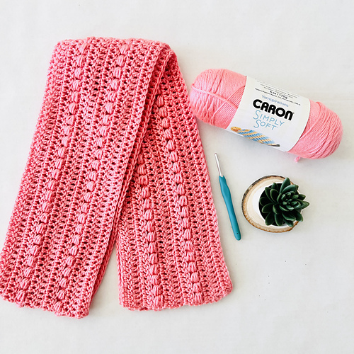 Ravelry: Wrapping Hugs Scarf pattern by Ana Yang