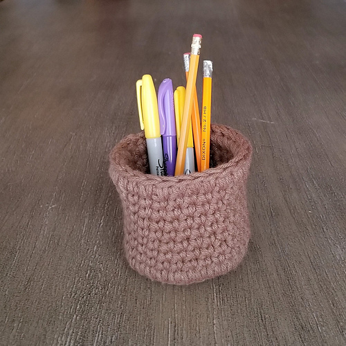 Ravelry: Pen Holder pattern by Michele Webb