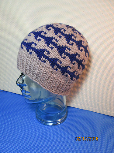 Ravelry: Easy Escher Effect pattern by Susan Ashcroft