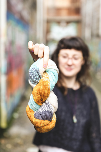 Ravelry: Cityslicker Cowl pattern by Jess Knowles