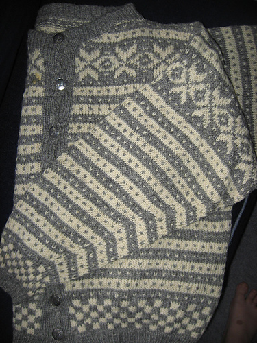 Ravelry: 14707 / 9011 Fana pattern by Dale Design