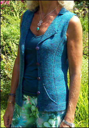 Ravelry: Triangle Jacket pattern by Hinterm Stein