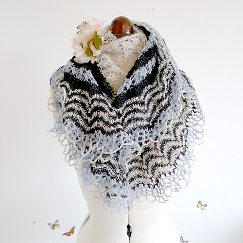 Ravelry: Icelandic Spring Shawl pattern by Hélène Magnússon