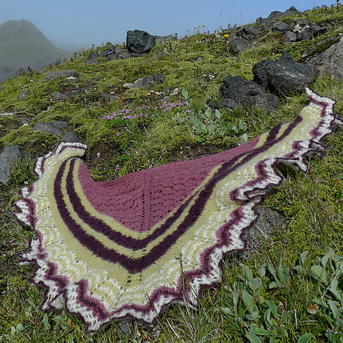 Ravelry: Icelandic Spring Shawl pattern by Hélène Magnússon
