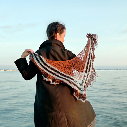 Ravelry: Icelandic Spring Shawl pattern by Hélène Magnússon