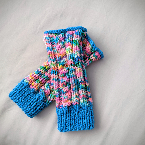 Ravelry: Simple Fingerless Mittens pattern by Helen Stuart Knits
