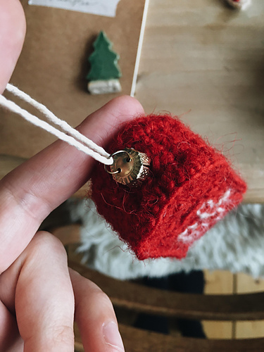 Ravelry: Postkasse pattern by Helle Junker