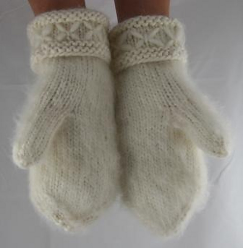 Ravelry: hemskapat's Lovikka Mittens