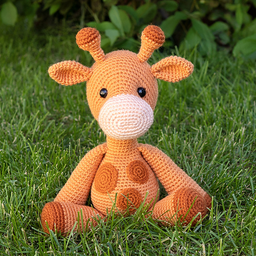 Ravelry: Ginnie the Giraffe pattern by Jess Huff