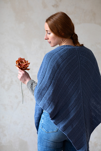 Ravelry: SUNRAY shawl pattern by Jule Kebelmann