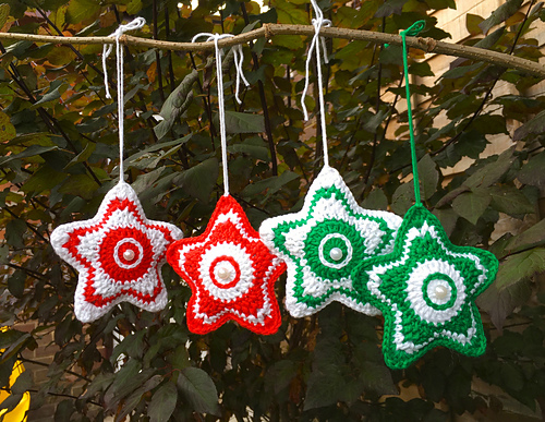 Ravelry: Christmas star bauble I pattern by Hila Lifshitz