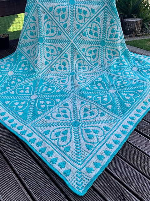 Ravelry: Hearts Overflow pattern by Lee O'Crochet
