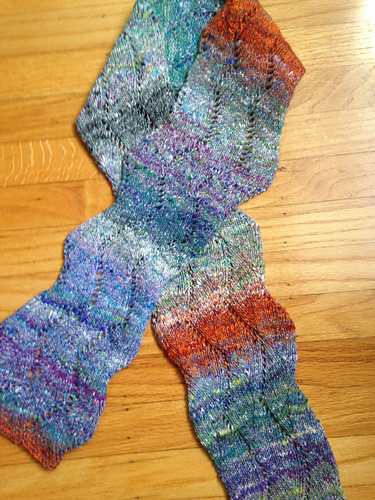 Ravelry: Waves Scarf pattern by Heather Marano