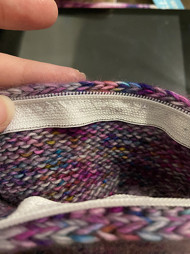 Ravelry: Knit E-Reader Cozy pattern by Leslie Forrester