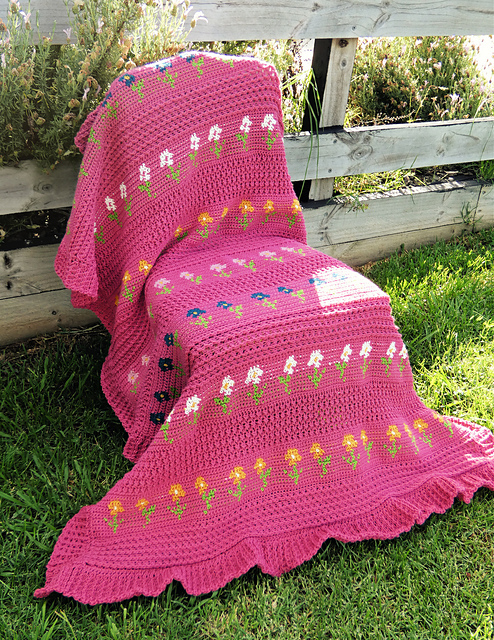 Ravelry: Country Garden Afghan pattern by Lisa van Klaveren