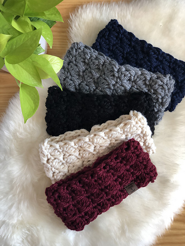 Ravelry: The Dahlia Headband pattern by Caitlin Mathes