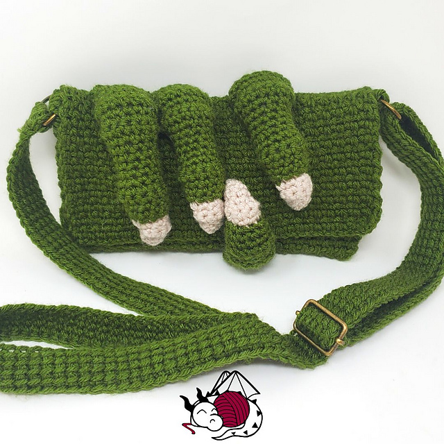 Ravelry: Dragon Claw Clutch Purse pattern by Hooked by Kati