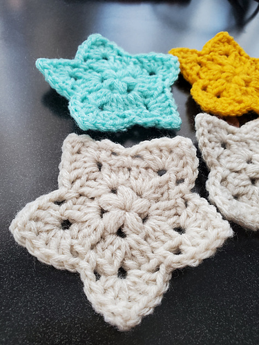 Ravelry: Simple Star pattern by HooknBobbin