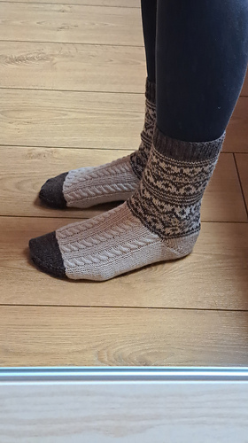 Finished the beautiful Seward socks pattern :) : r/knitting