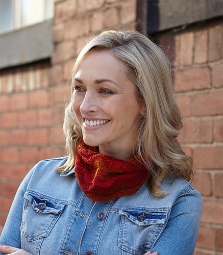 Ravelry: Heatwave Cowl pattern by Zoe Clements